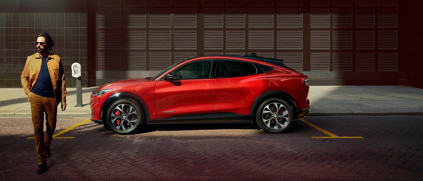 Αμιγώς Ηλεκτροκίνητη Ford Mustang Mach-E- Αμιγώς Ηλεκτρικό SUV | Ford GR