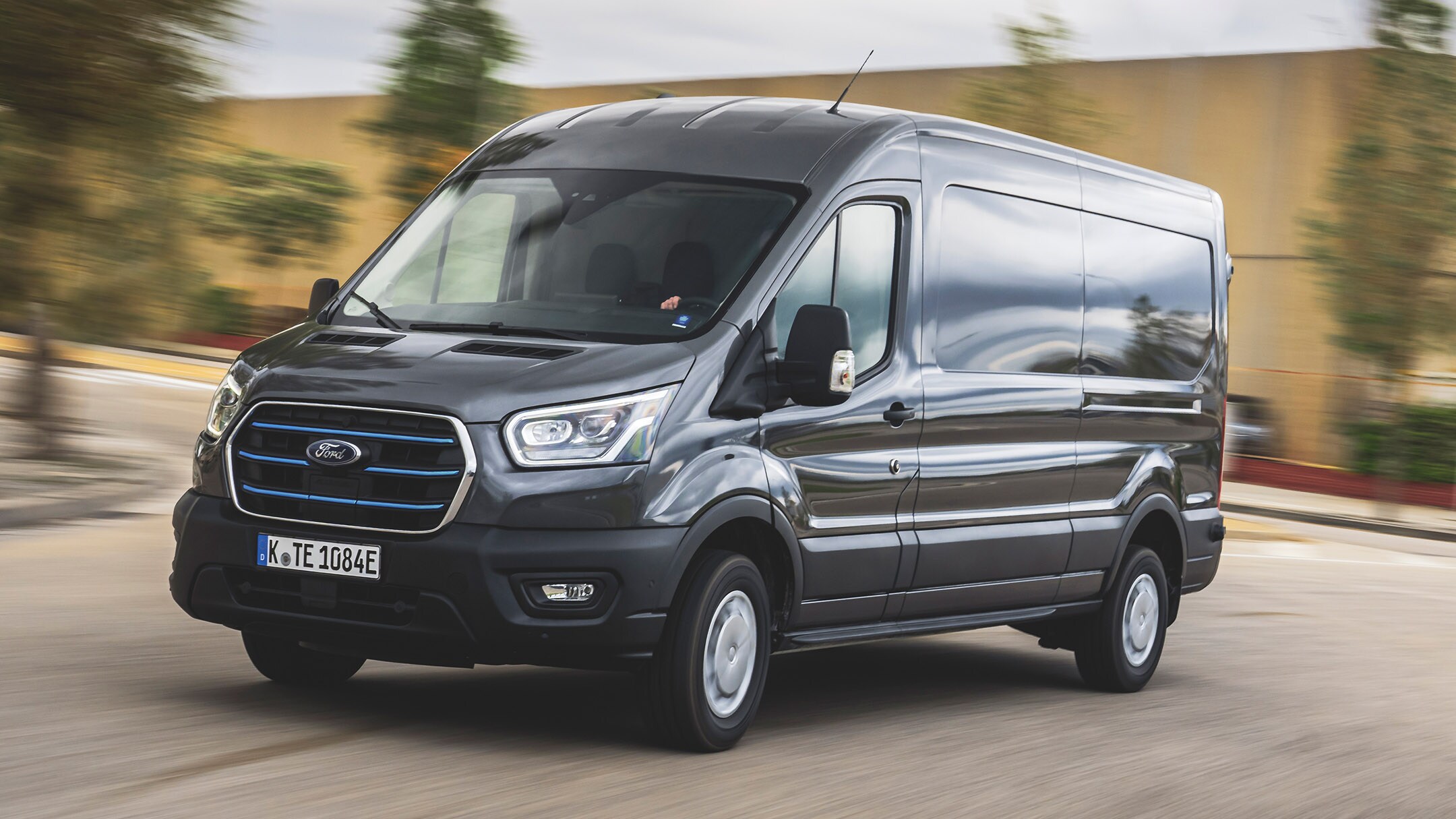Ford E-Transit Van: Maximise Carrying Capacity | Ford GR